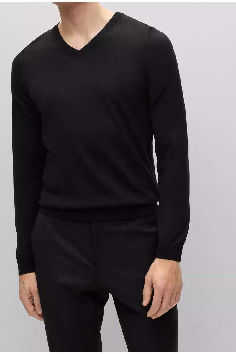 Hochwertiger BOSS Slim Fit Pullover in der Farbe schwarz, einfarbig ...